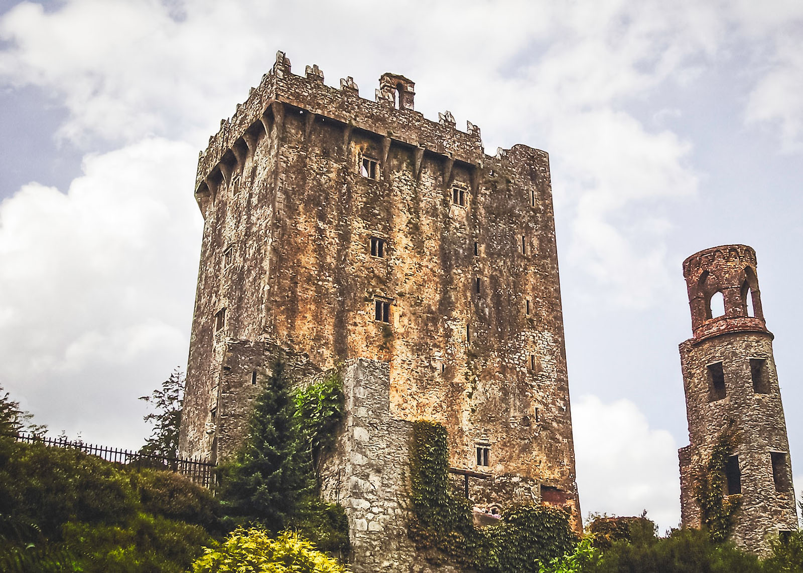 Kissing the Blarney Stone: Everything You Need to Know | Pommie Travels
