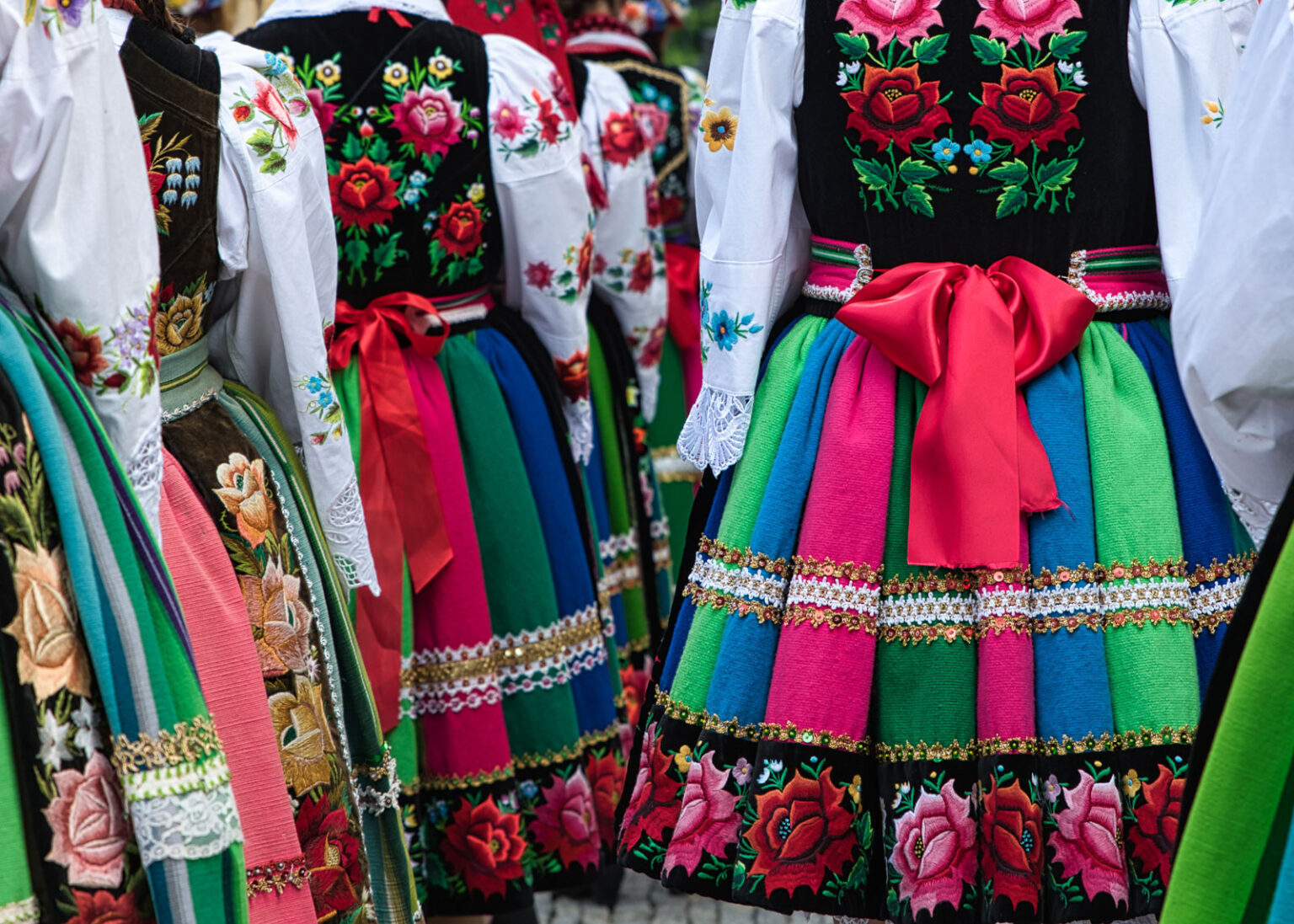 20 Best Souvenirs From Poland to Bring Home | Pommie Travels