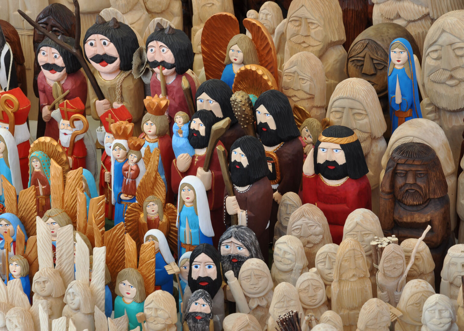 20 Best Souvenirs From Poland to Bring Home | Pommie Travels